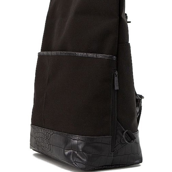 BEIS | Bags | Beis X Revolve Convertible Travel Backpack Tote In Black ...